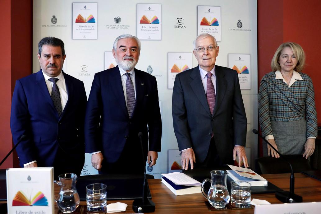 La RAE sugiere escribir «wasap» o «guasap» y «yutobero» en un nuevo ...